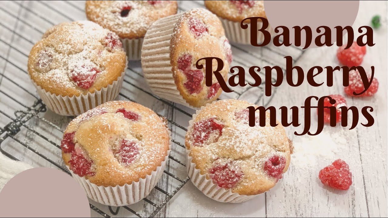 Banana Raspberry Muffins | Easy breakfast muffins