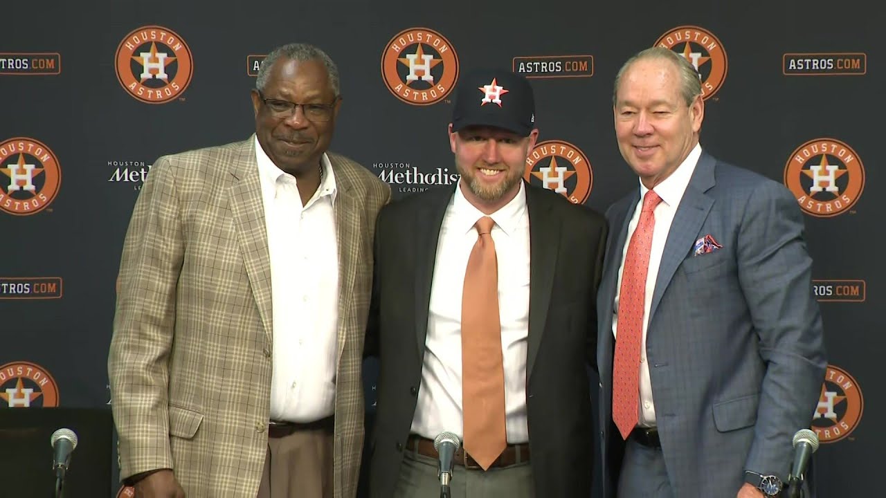 Astros introduce new general manager