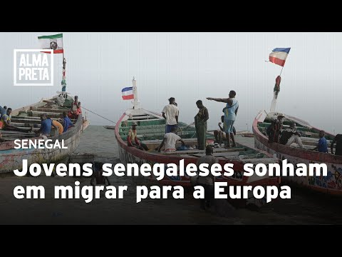 Jovens sonham com a Europa em cidade portuária do Senegal