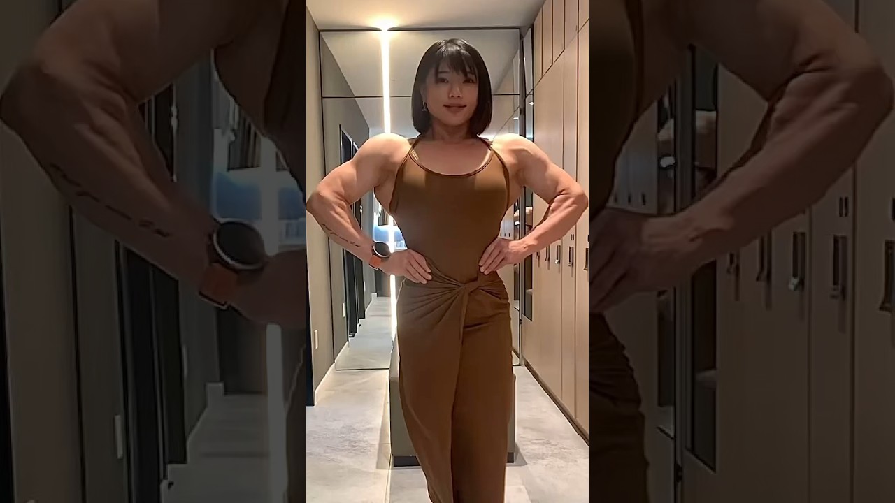Stunning Buff Beauty - Kang Chunmi