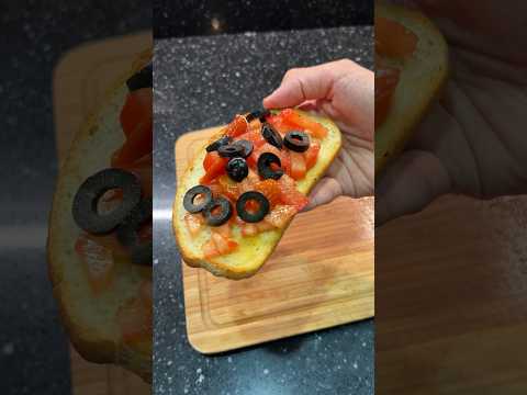 Crostini with tomatoes and olives 🥖 #crostini #snacks