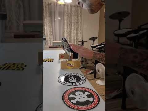 Make me feel this wayyyyyy #fingerboardtricks #clips #ytshorts #fb #tricks #yt #short #shorts #clean