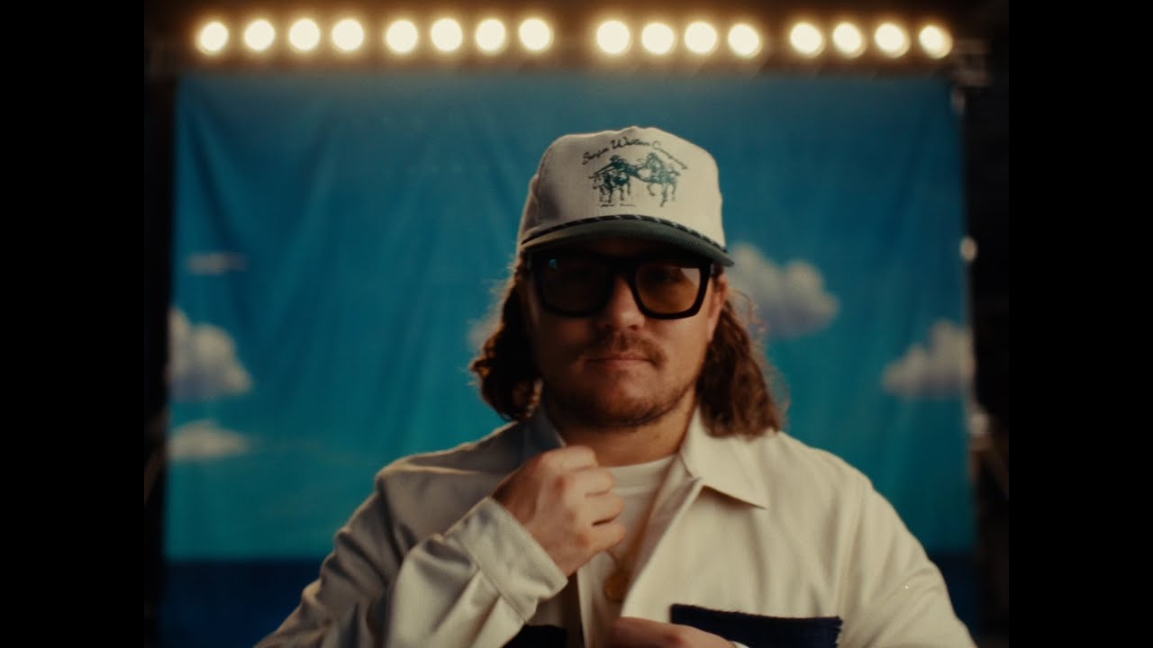 The Elovaters - Sunburn [Official Music Video]