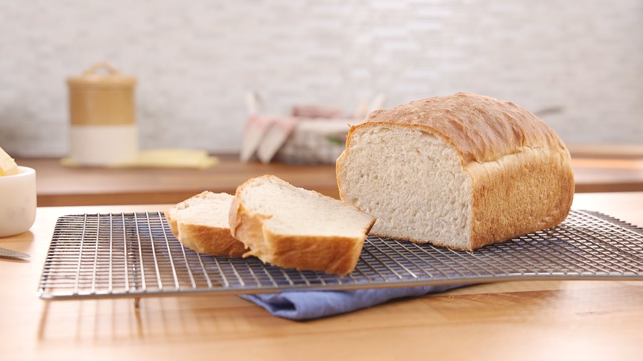 How to MAKE Homemade Fluffy White Bread!