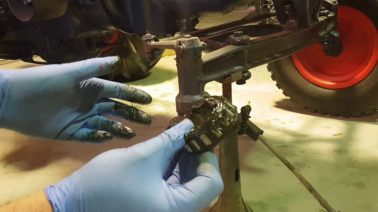 Fordson E27N Front Wheel Seal Replacement