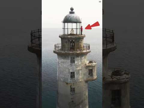 ऐसी JOB कभी मत करना🤯🤯🤯🤯🤯#shorts #ytshorts #facts #ocean #dangerous #lighthouse @SmartYT-u7t