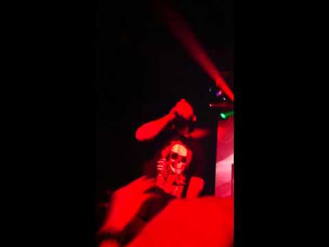 Ghostface Killah bring up 2 fans to perform Protect Ya Neck