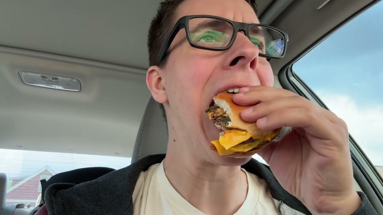McDouble Vs The Double Cheeseburger (what one is better)
