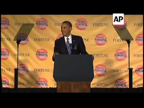 Presidential seal falls off podium as Obama speaks