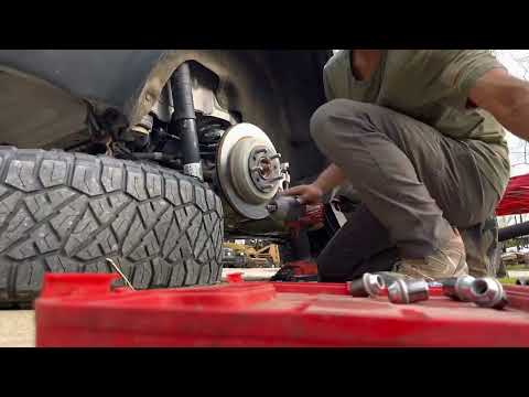 Grand Cherokee rough country lift kit (rear)
