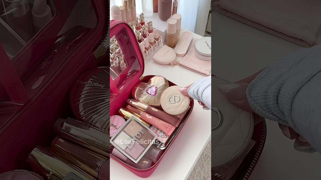 pack my makeup with me 💗🌸✨ #makeup #packing #makeupcollection #beauty #asmr