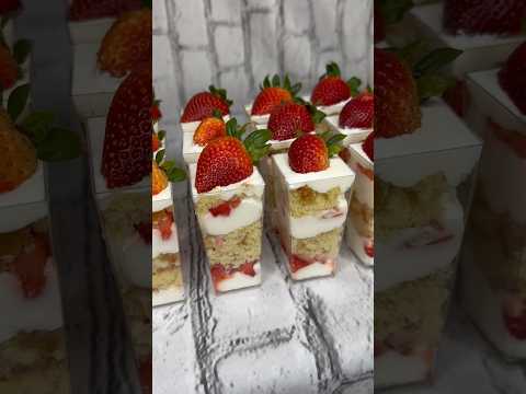 Loving These Mini Dessert Cups #cakedecorating #desserts #Strawberryshortcake #BananaPudding