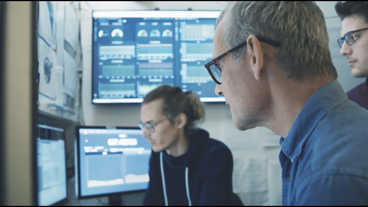 Complex Quantum Systems