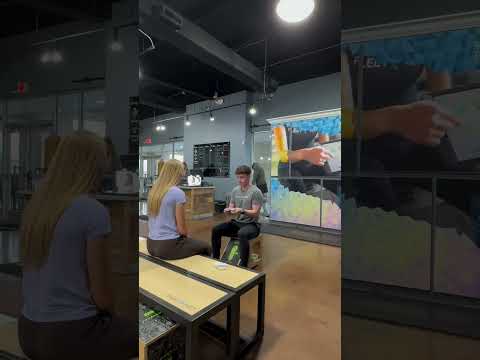 @fleetfeetsports shoe fitting with Hannah Roy!! š