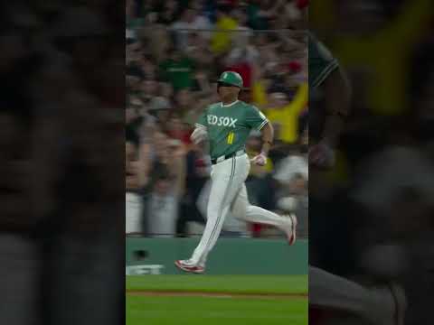 RED SOX #WALKOFF! Carlos Narváez wearing green goes off The Green Monster!