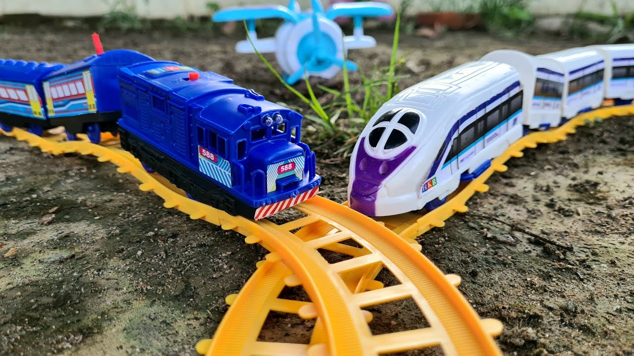 Mencari dan Merakit Mainan Kereta Api Multi Express Biru, Kereta Api Mrt Indonesia