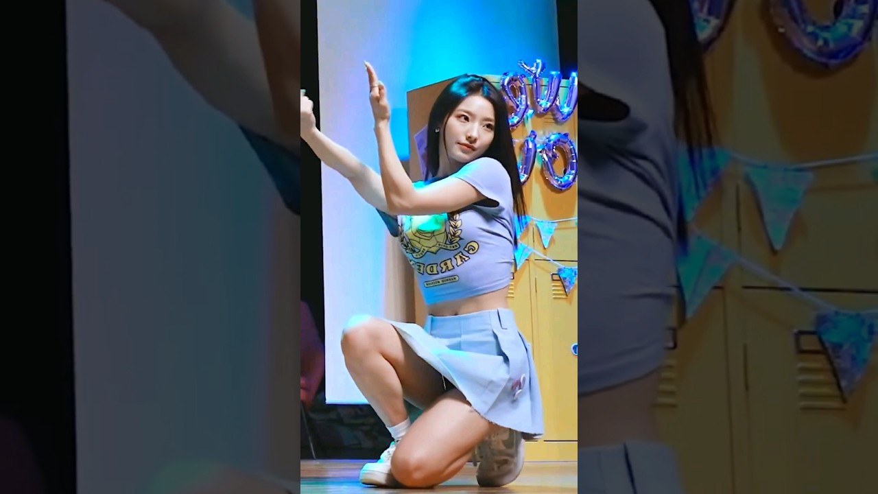 Lee saerom has a small waist and cool abs😍#fromis_9 #shorts