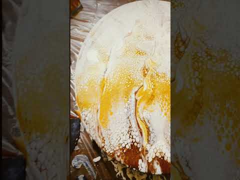 Beautiful Lacing on this one!!! Gold, Bronze and Silver #painting #art #fluidartist #fluidpouring