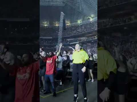 Security having a blast tonight @ St. Louis🔥| #GrandNationalTour