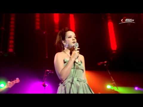 Lily Allen  - Smile (London Live 2006) [HD]