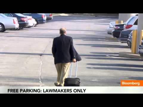 Congress Gets Free Airport Parking: Enjoying the D.C. Perk