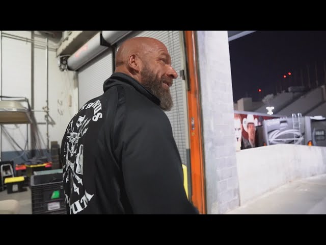 5 WWE Superstars who have their own private buses