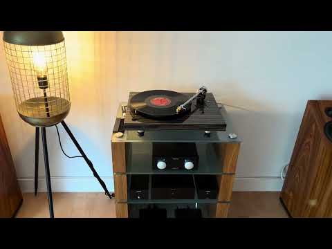 [System flashback] - Heed system with customised turntable playing Miles Davis