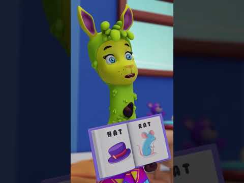 π Fun with Rhymes! Cat, Hat, and... a Rat? π±π©#BubblesAndFriends #LearnToRead