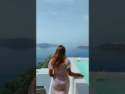 Check out this beautiful @airbnb in Santorini 😇 #shorts #travelblogger #travel