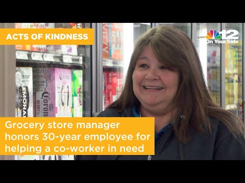 Grocery store manager honors 30-year employee for helping a co-worker in need