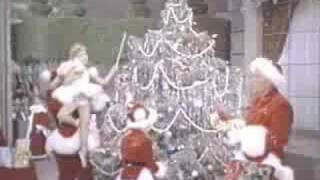 White Christmas streaming: where to watch online?