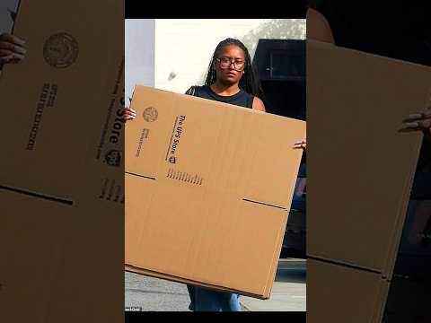 Sasha Obama spotted buying moving boxes in Los Angeles #sashaobama #barackobama #maliaobama #shorts