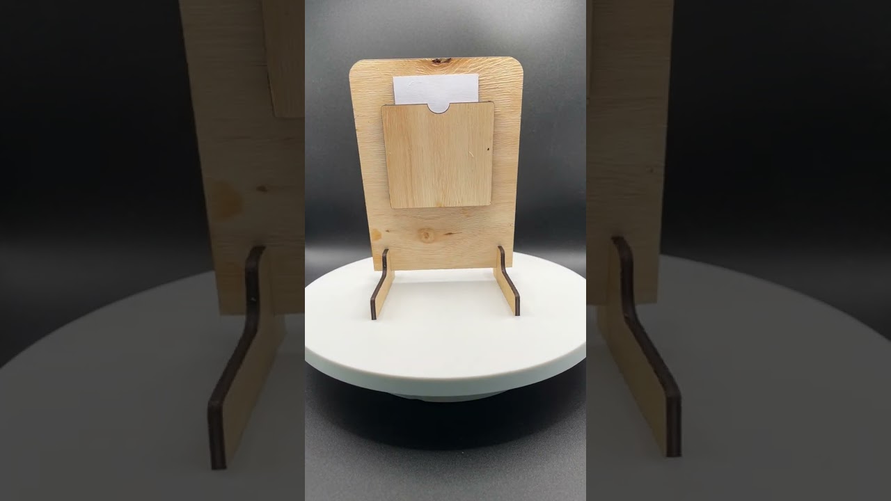 Porta retrato de madera con Spority- Modelo vertical - Día del amor y la amistad