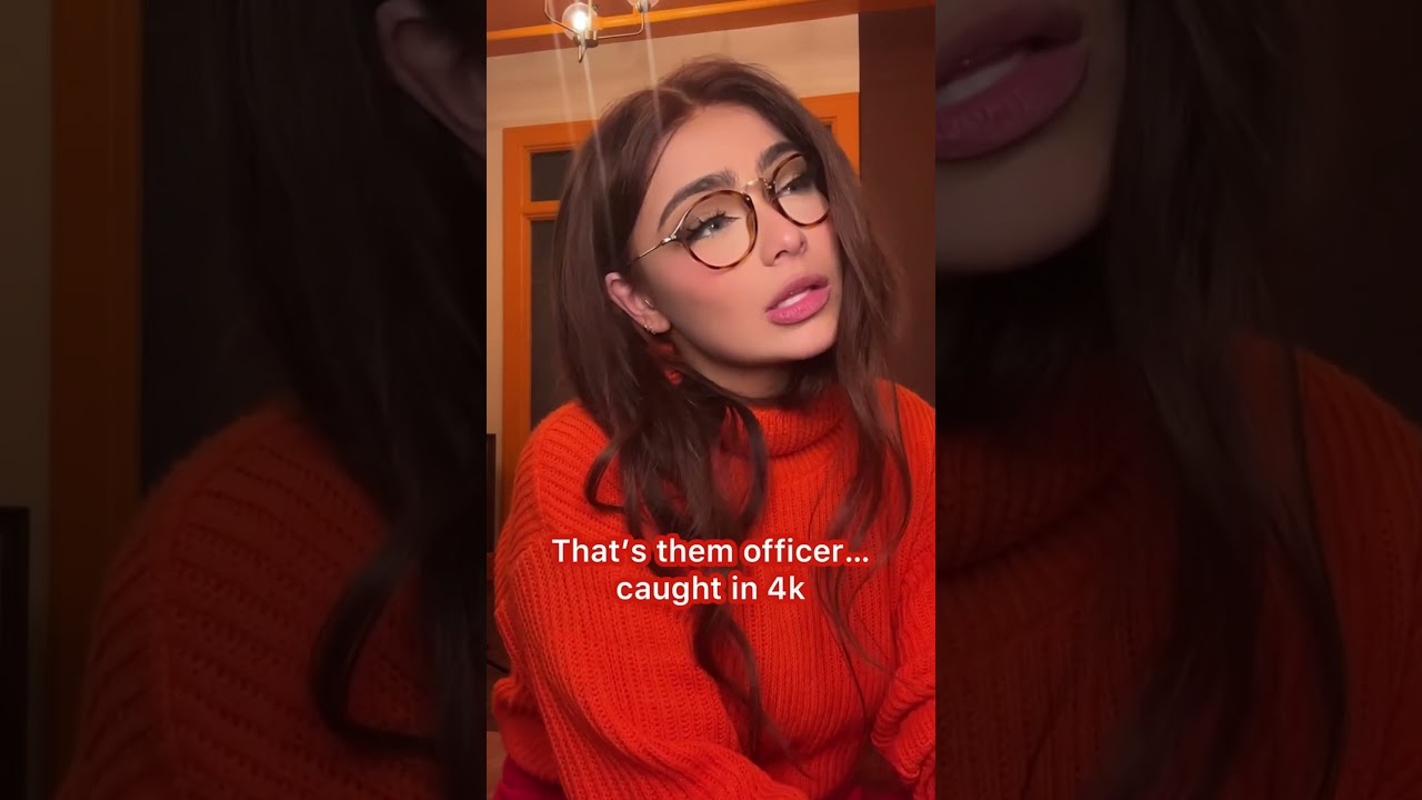 Jinkies… caught in 4k #cosplay #velma #scoobydoo