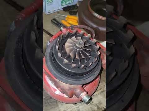 THIS is HOW the VGT works, in your Cummins 6.7 TURBO 🧐 F-750 #diesel #trucks #truck #repair