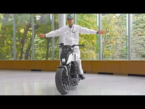 Motorcycle That Stands by Itself - Honda Riding Assist