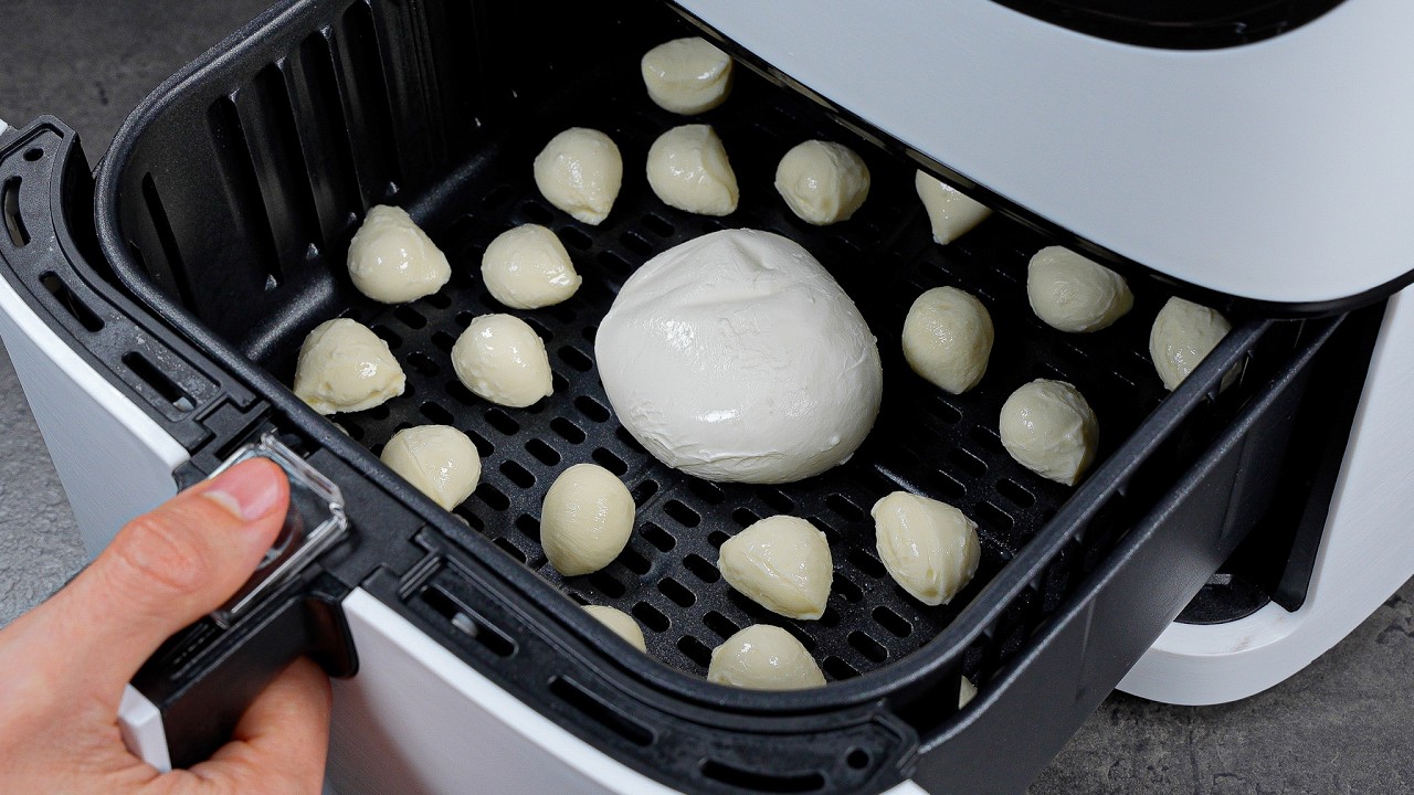 I Turned Mozzarella into THIS in the Air Fryer... and I Can’t Stop Making It!