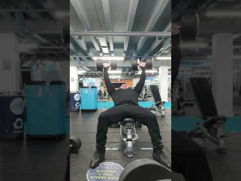 50 kg (110 lbs) incline dumbbell press (4 months off gear)