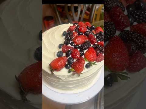 Fruity Chantilly Cake #foryou #food #fypage #fyp #fypシ゚viral #cake #chantilly #dessert #foodblog