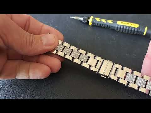 How to adjust the Michael Kors Apple watch band