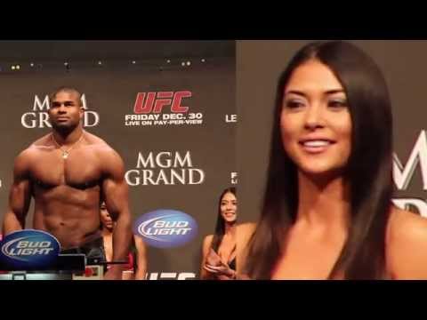 Arianny Celeste's Reaction to Alistair Overeem at UFC 141 Weigh-ins