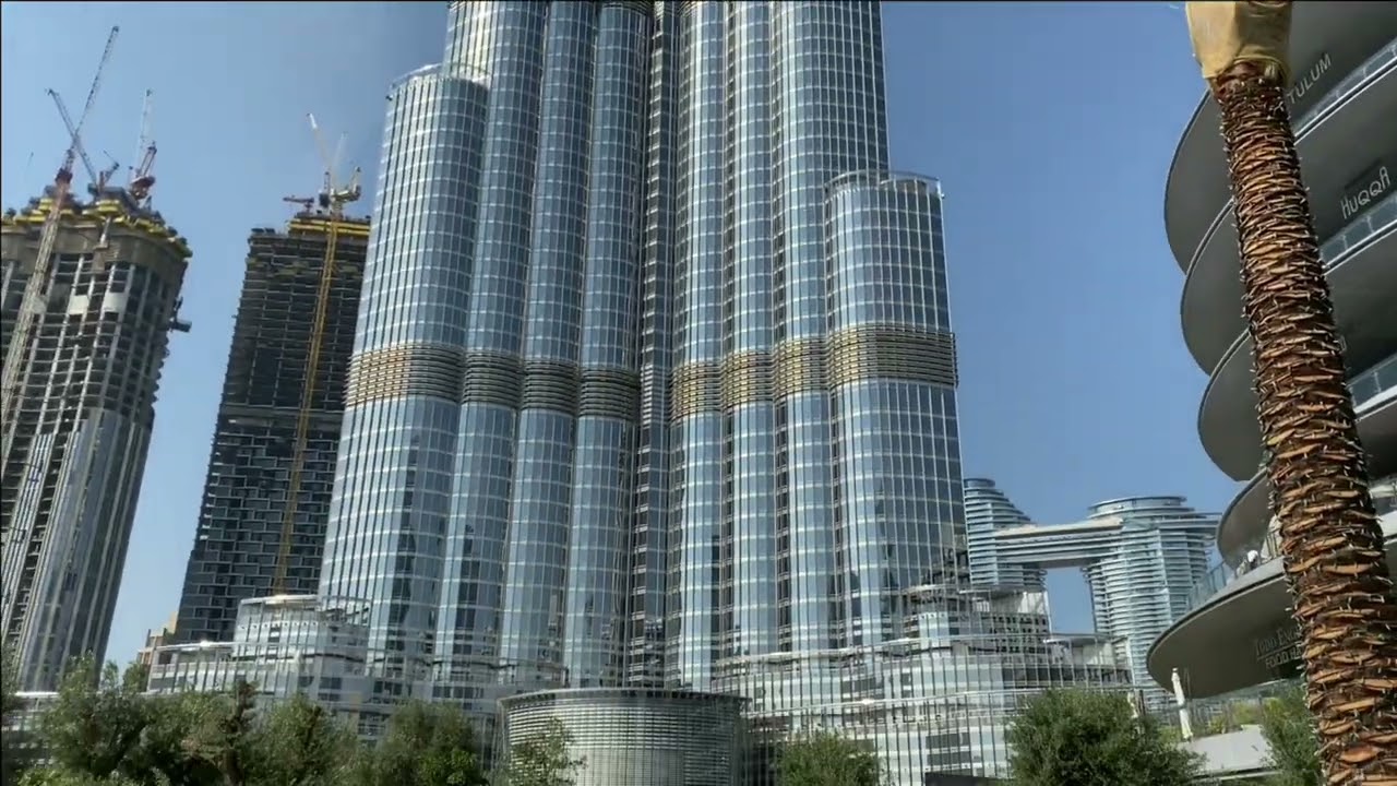 Eiffel Tower VS Burj Khalifa: The Ultimate Height Comparison (Side-by-Side!)