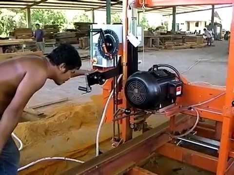 Wood-Mizer LT15 sawing merbau in Malaysia