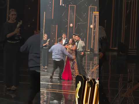 Video of Atif Aslam Receiving The Award At Hum TV Award Show | Atif Aslam Performance In London