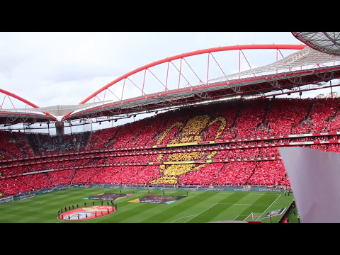 Hino do Benfica cantado por 65 mil a 13 de Maio