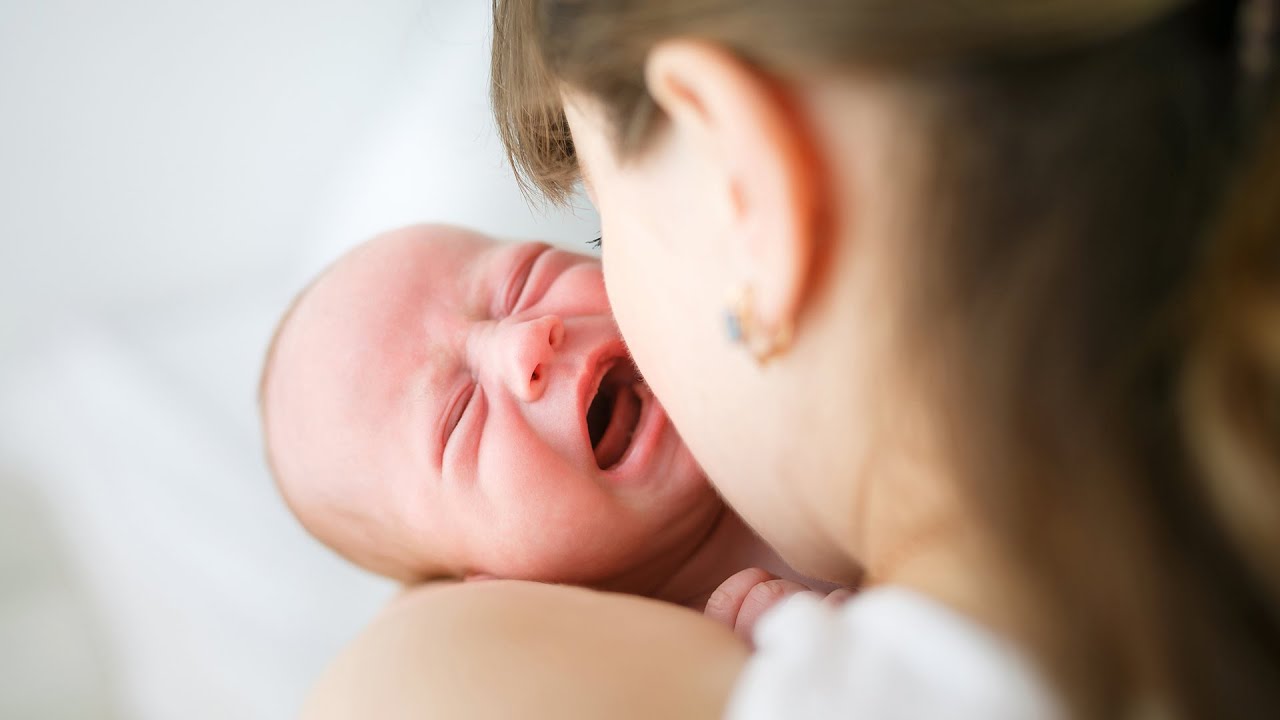 Why does my newborn only sleep for 20 minutes and then wake crying?