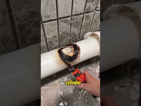 Quickly install a tee fitting on an existing sewage pipe. #plumbingtech #plumbing #plumber
