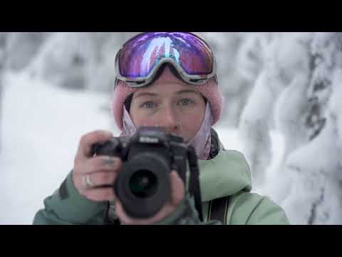 FREELANCE PHOTOGRAPHER - BEHIND THE LENS