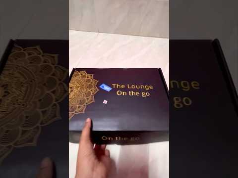 What is in the box🤔 kolkata Airport Lounge packing✈️🍱 #kolkata #airport #shorts #viral #ytshorts