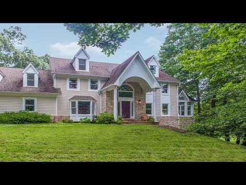 3169 MARY ETTA LANE, OAK HILL, VA Presented by Maple Ave Living.